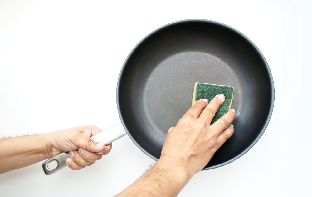 6 Ways to Keep Your Non-Stick Pans in a Good Shape • HumidityCheck.com