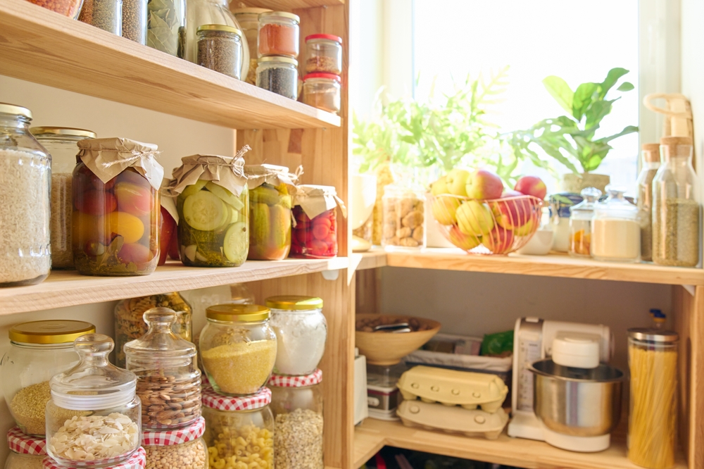 NEVER Store These 8 Things in Your Pantry • HumidityCheck.com